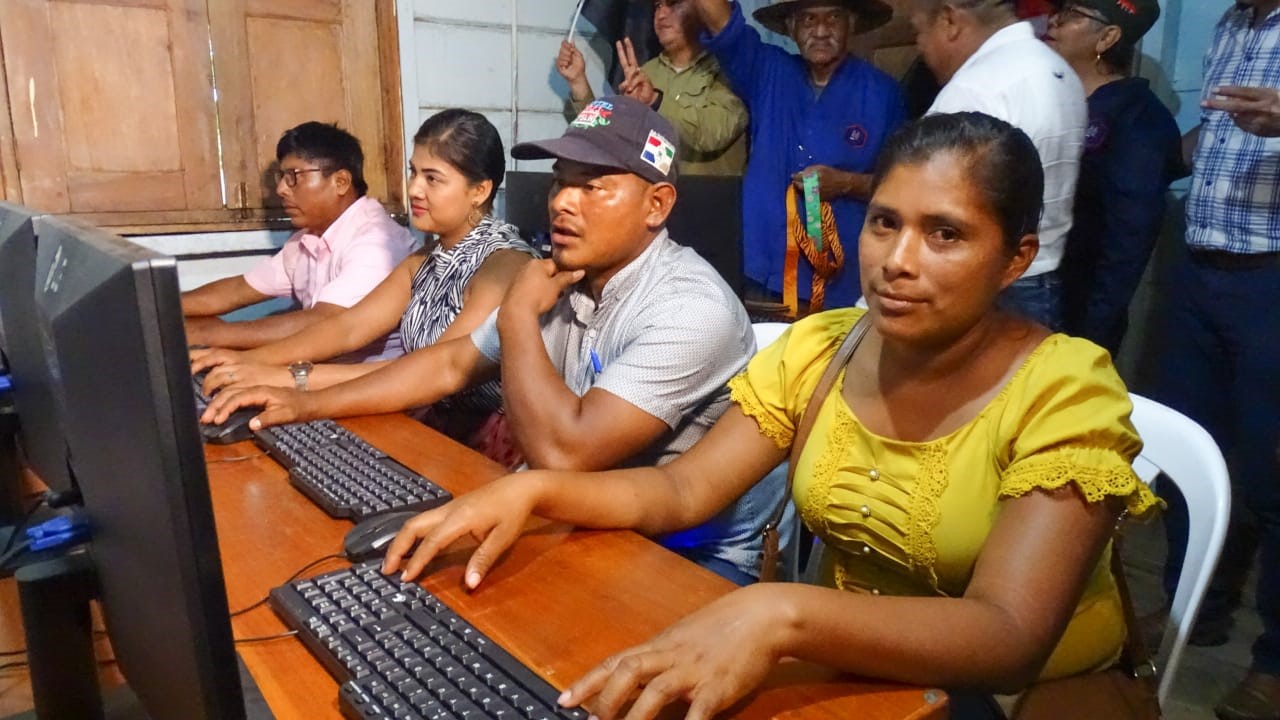 Pueblo originario Mayangna inaugura su primer escuela de computación