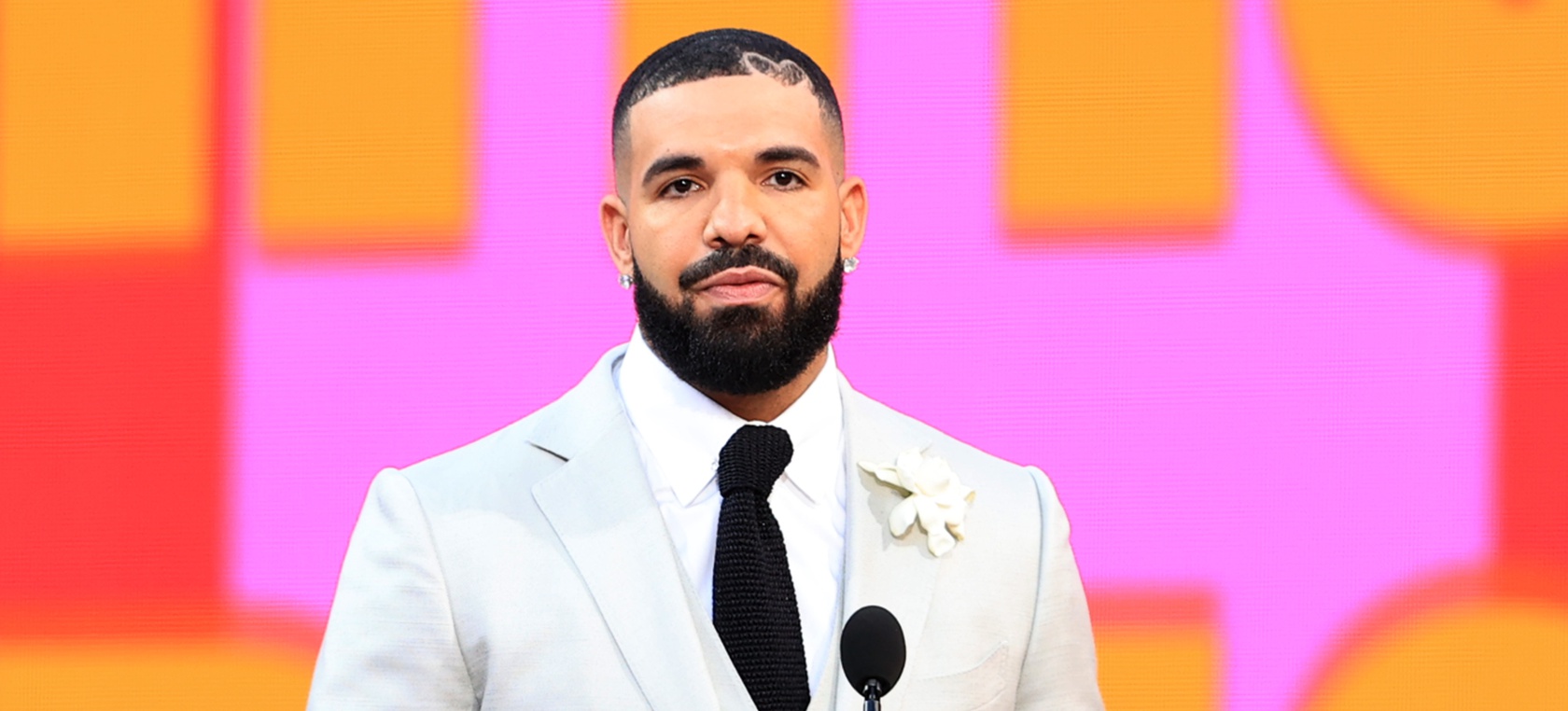 Drake cancela su esperado concierto por contagiarse de coronavirus
