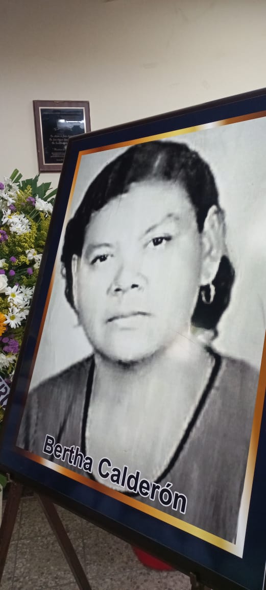 Con compromiso de servicio conmemoraron a Bertha Calderón Roque