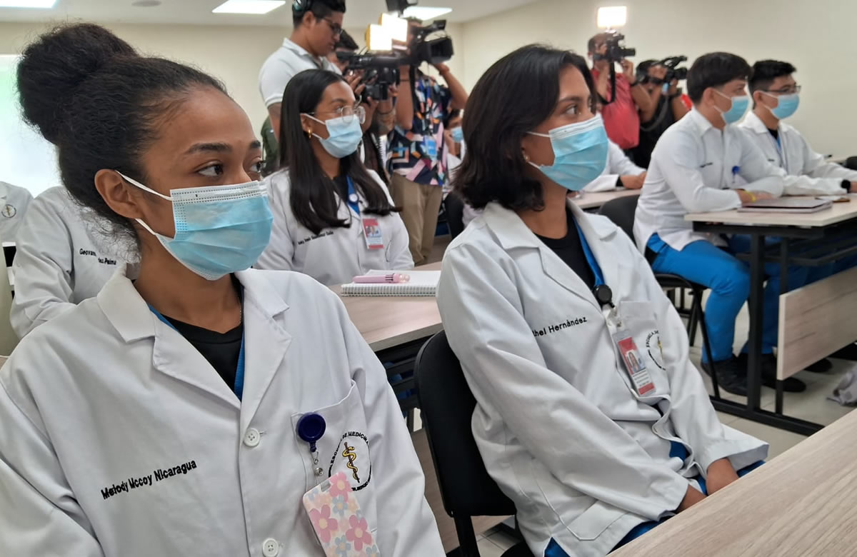 Dan a conocer oferta académica de facultad de Ciencias Médicas "Coronel ...