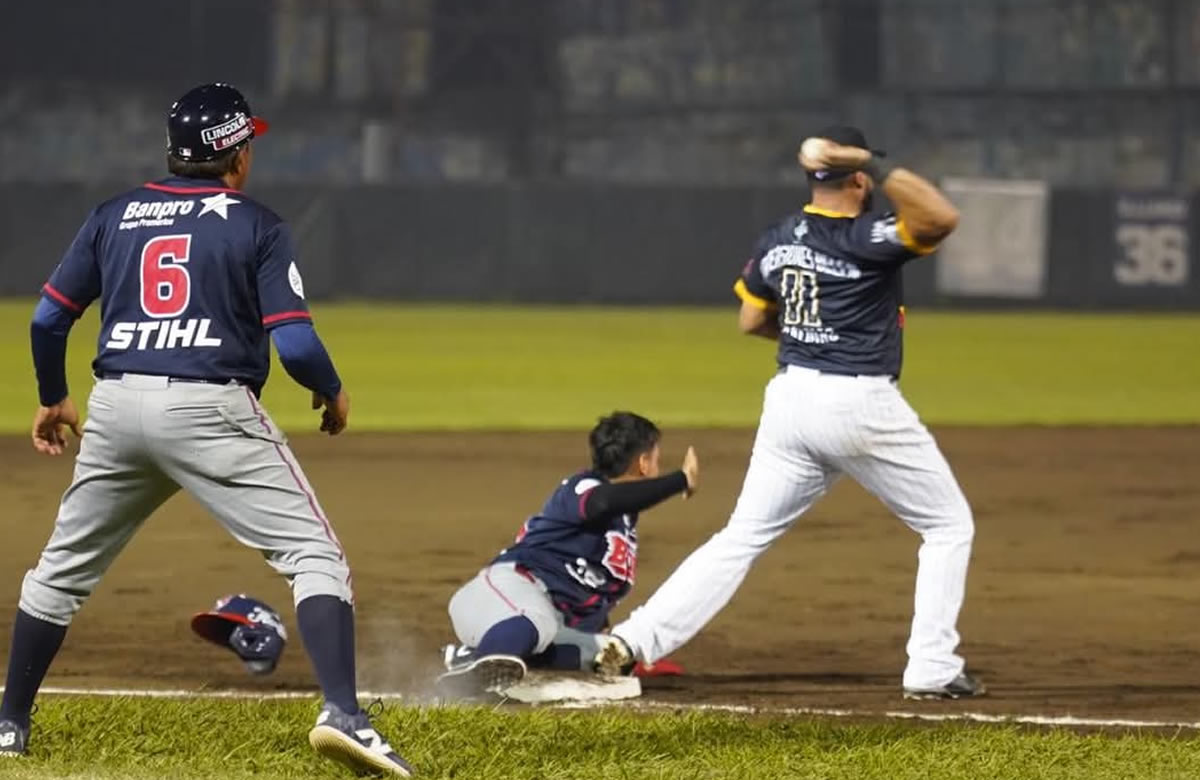 Bóer y Leones de León consolidan su liderazgo en la LBPN