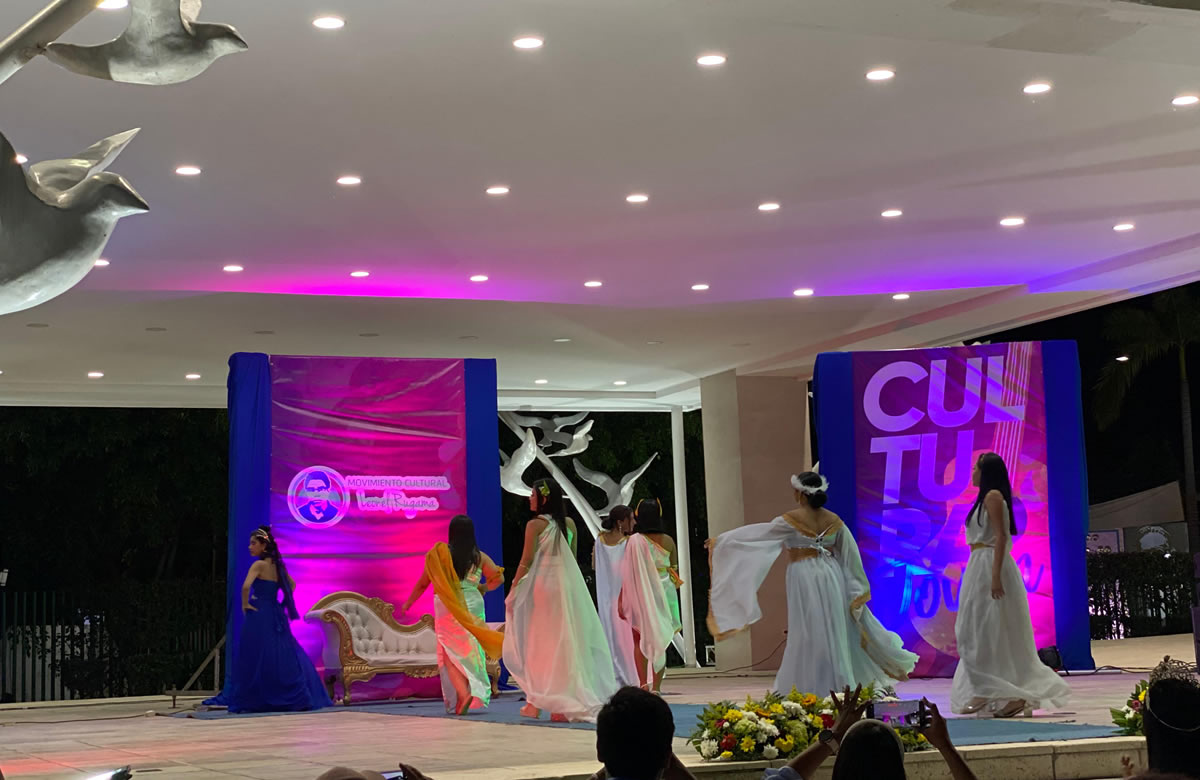 Sheyla Talavera es coronada Musa Dariana 2025 en homenaje al legado de ...