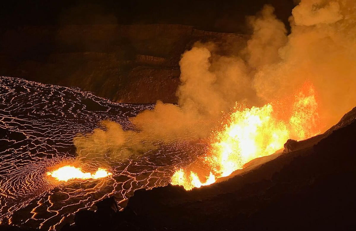 Volcán Kilauea sorprende con explosiones de lava de 60 metros