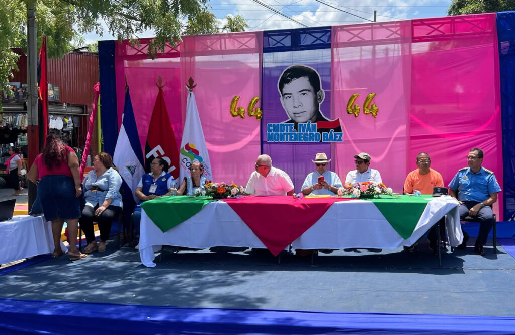 Mercado Iván Montenegro celebra 44 años con reconocimiento a las fundadoras