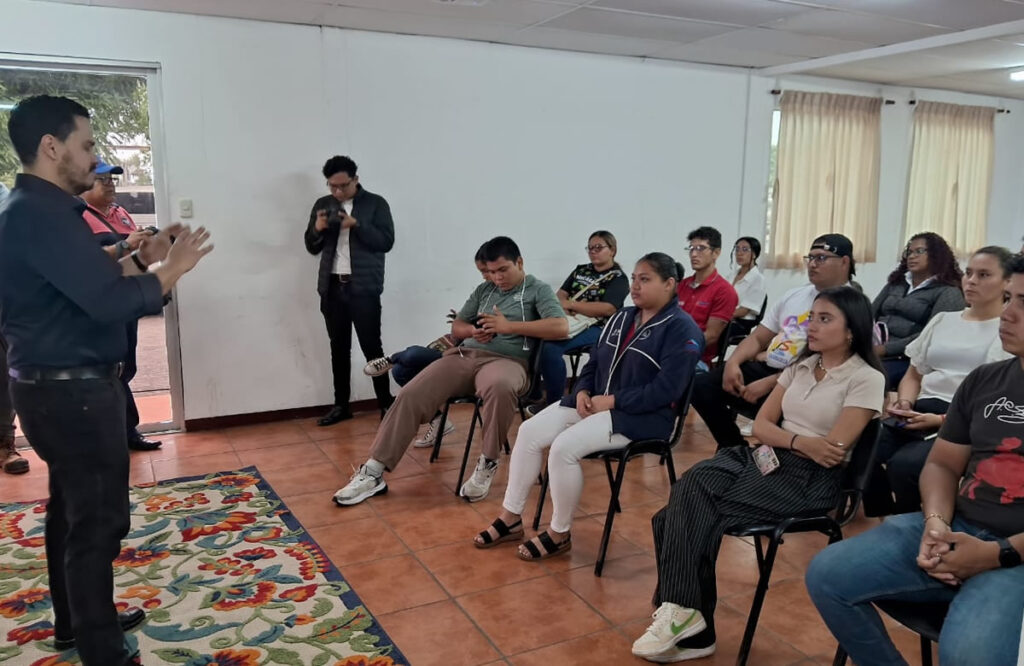 Conversatorio destaca la entrega y lucha del General Miguel Ángel Ortez