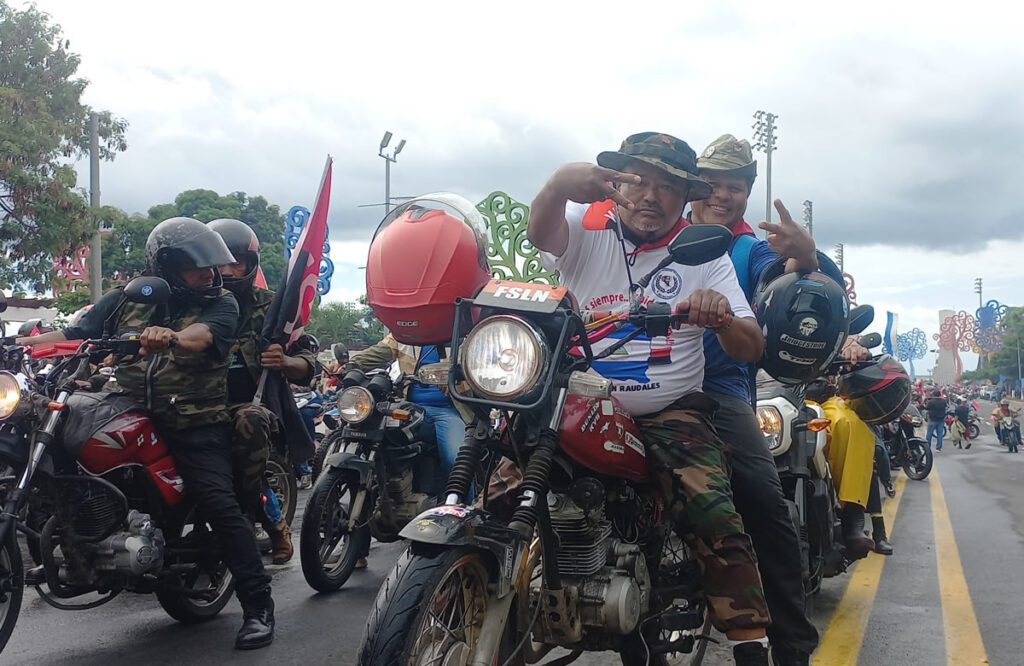 Motorizada revolucionaria reúne al pueblo en conmemoración del 46/19