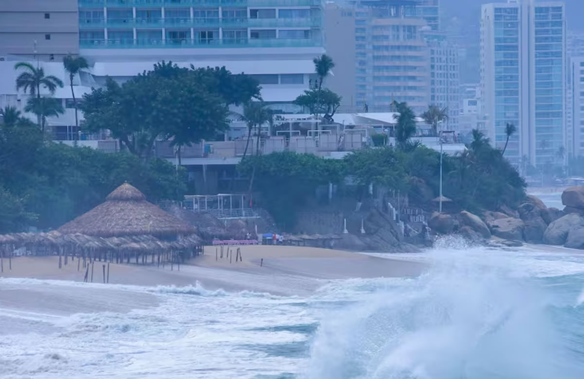 Tormenta Narda se convierte en huracán frente a costas de México