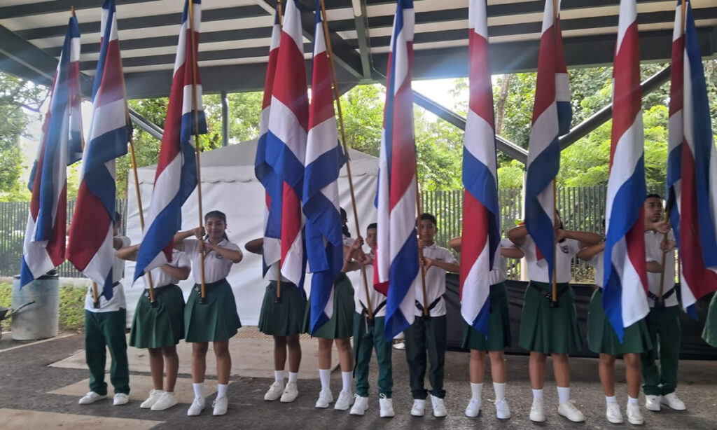 Nicaragua realiza entrega de la Antorcha de la Libertad a Costa Rica