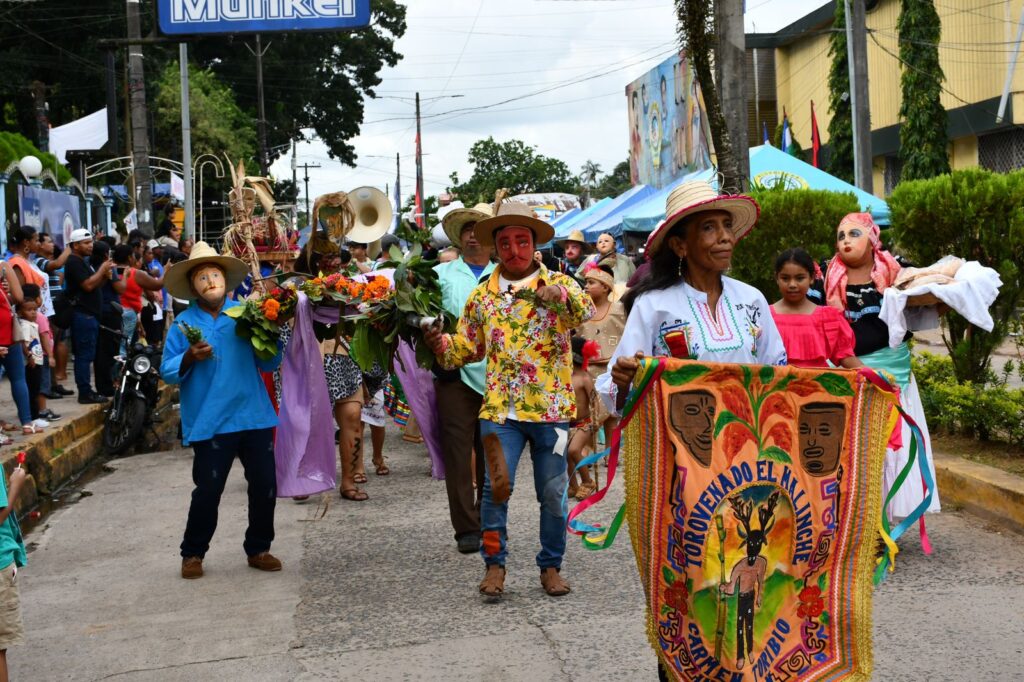 Festival de Mitos y Leyendas llena de color y tradición las calles de ...