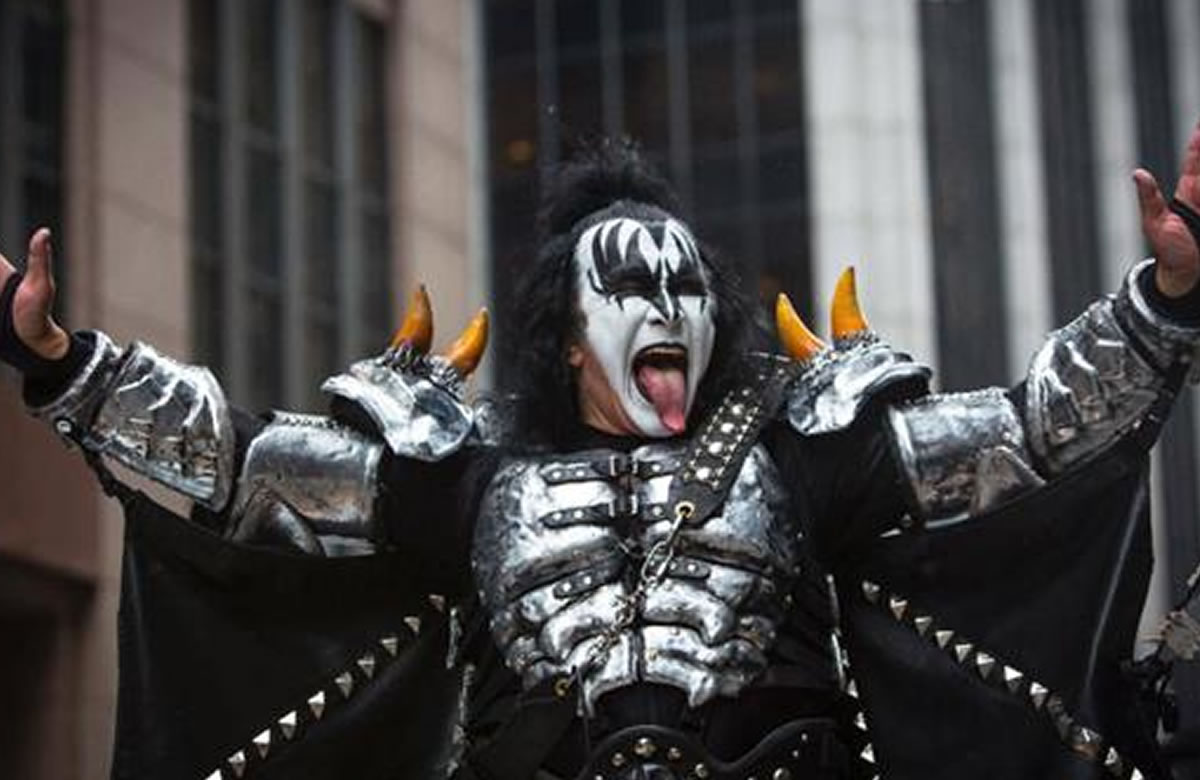 Gene Simmons, bajista de KISS, es hospitalizado a sus 76 años