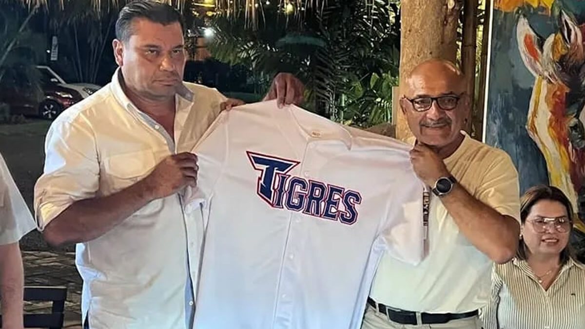 Vicente Padilla regresa como timonel de los Tigres de Chinandega